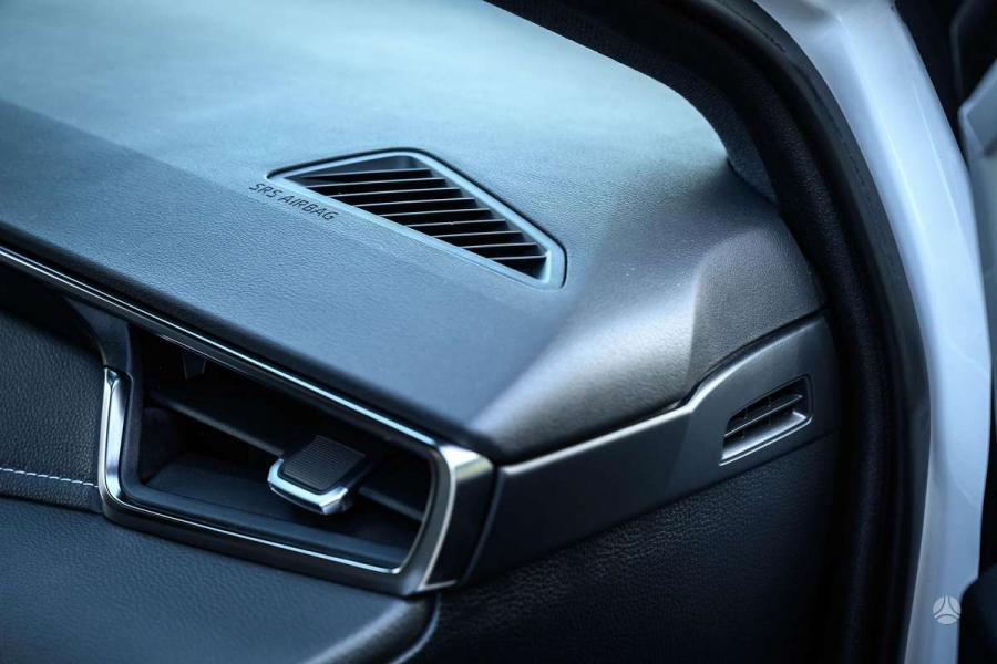 Balts Toyota Corolla 2023 Kauņa, ar dzinēja tilpumu 1.80 L un nobraukumu 53 tūkst. km par 21900 €, foto 27 vietnē AUTOMOTO.COM.LV