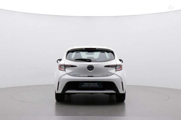 Balts Toyota Corolla 2023 Viļņa, ar dzinēja tilpumu 1.80 L un nobraukumu 77 tūkst. km par 22900 €, foto 5 vietnē AUTOMOTO.COM.LV