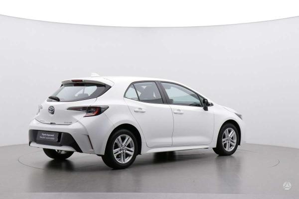 White Toyota Corolla 2023 in Vilnius, with an engine capacity of 1.80 L and mileage of 77 thousand km for 22900 €, photo 4 on AUTOMOTO.COM.LV