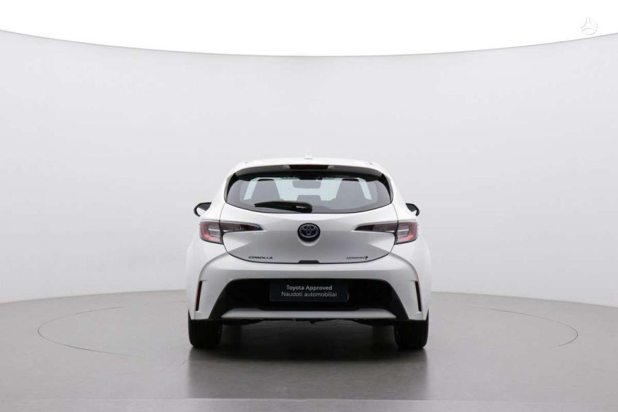 Balts Toyota Corolla 2023 Viļņa, ar dzinēja tilpumu 1.80 L un nobraukumu 77 tūkst. km par 22900 €, foto 6 vietnē AUTOMOTO.COM.LV