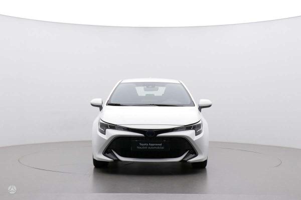 White Toyota Corolla 2023 in Vilnius, with an engine capacity of 1.80 L and mileage of 77 thousand km for 22900 €, photo 7 on AUTOMOTO.COM.LV