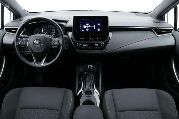 White Toyota Corolla 2023 in Vilnius, with an engine capacity of 1.80 L and mileage of 77 thousand km for 22900 €, photo 8 on AUTOMOTO.COM.LV