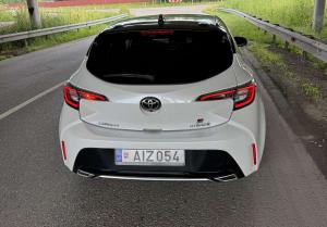Balts Toyota Corolla 2024 Šauļi, ar dzinēja tilpumu 1.99 L un nobraukumu 6 tūkst. km par 23200 €, foto 5 vietnē AUTOMOTO.COM.LV