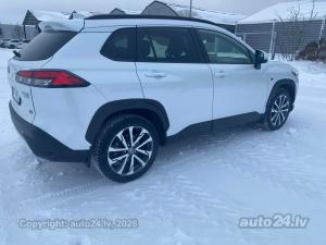Balts Toyota Corolla 2024 Tallina, ar dzinēja tilpumu 2.00 L un nobraukumu 35 tūkst. km par 34500 €, foto 5 vietnē AUTOMOTO.COM.LV