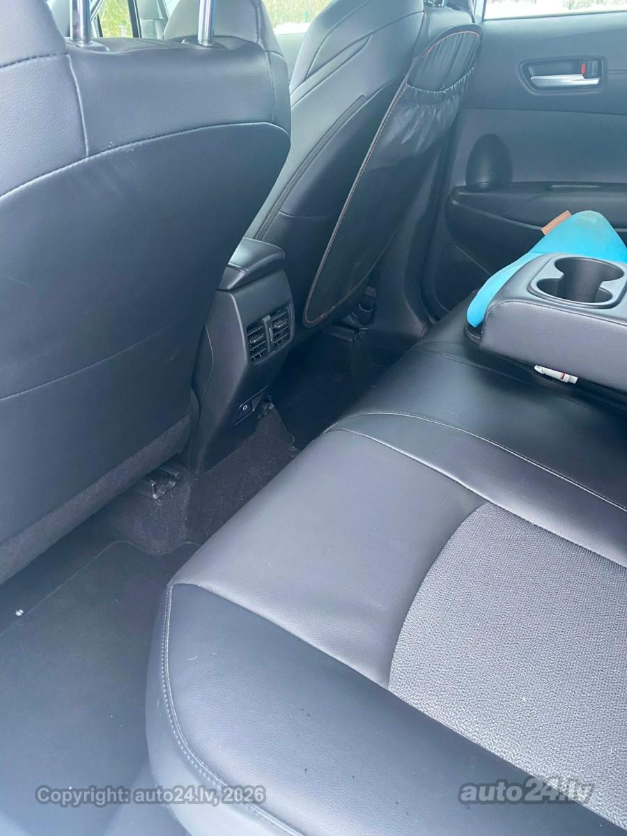 Balts Toyota Corolla 2024 Tallina, ar dzinēja tilpumu 2.00 L un nobraukumu 35 tūkst. km par 34500 €, foto 9 vietnē AUTOMOTO.COM.LV