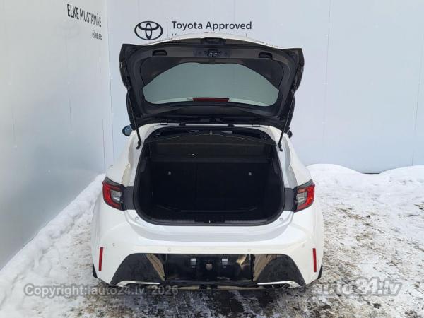 White Toyota Corolla 2026 in Tallinn, with an engine capacity of 1.80 L and mileage of 53 thousand km for 19895 €, photo 8 on AUTOMOTO.COM.LV