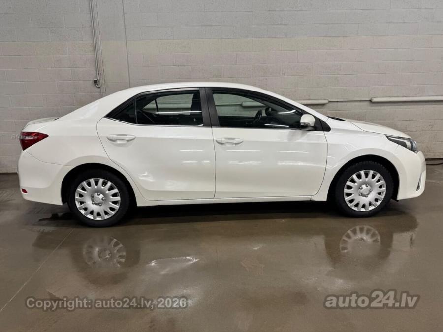 Balts Toyota Corolla 2013 Tallina, ar dzinēja tilpumu 1.60 L un nobraukumu 139 tūkst. km par 7995 €, foto 7 vietnē AUTOMOTO.COM.LV
