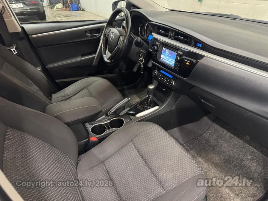 Balts Toyota Corolla 2013 Tallina, ar dzinēja tilpumu 1.60 L un nobraukumu 139 tūkst. km par 7995 €, foto 11 vietnē AUTOMOTO.COM.LV