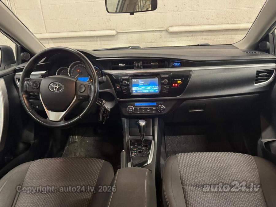 Balts Toyota Corolla 2013 Tallina, ar dzinēja tilpumu 1.60 L un nobraukumu 139 tūkst. km par 7995 €, foto 13 vietnē AUTOMOTO.COM.LV