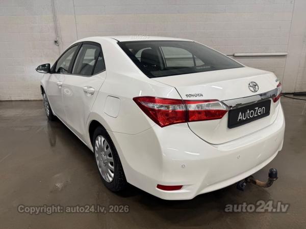 Balts Toyota Corolla 2013 Tallina, ar dzinēja tilpumu 1.60 L un nobraukumu 139 tūkst. km par 7995 €, foto 4 vietnē AUTOMOTO.COM.LV