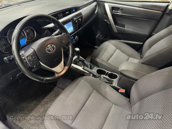 Balts Toyota Corolla 2013 Tallina, ar dzinēja tilpumu 1.60 L un nobraukumu 139 tūkst. km par 7995 €, foto 8 vietnē AUTOMOTO.COM.LV