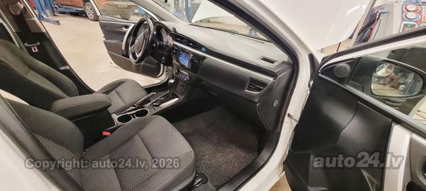 Balts Toyota Corolla 2013 Tallina, ar dzinēja tilpumu 1.60 L un nobraukumu 147 tūkst. km par 8500 €, foto 10 vietnē AUTOMOTO.COM.LV