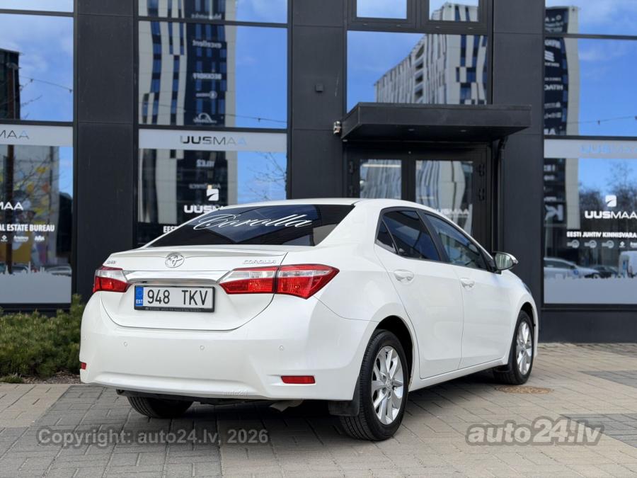 White Toyota Corolla 2014 in Tallinn, with an engine capacity of 1.60 L and mileage of 127 thousand km for 9200 €, photo 4 on AUTOMOTO.COM.LV
