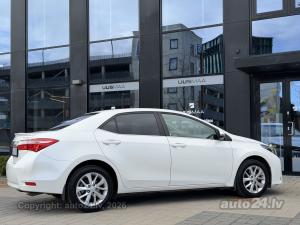 White Toyota Corolla 2014 in Tallinn, with an engine capacity of 1.60 L and mileage of 127 thousand km for 9200 €, photo 6 on AUTOMOTO.COM.LV