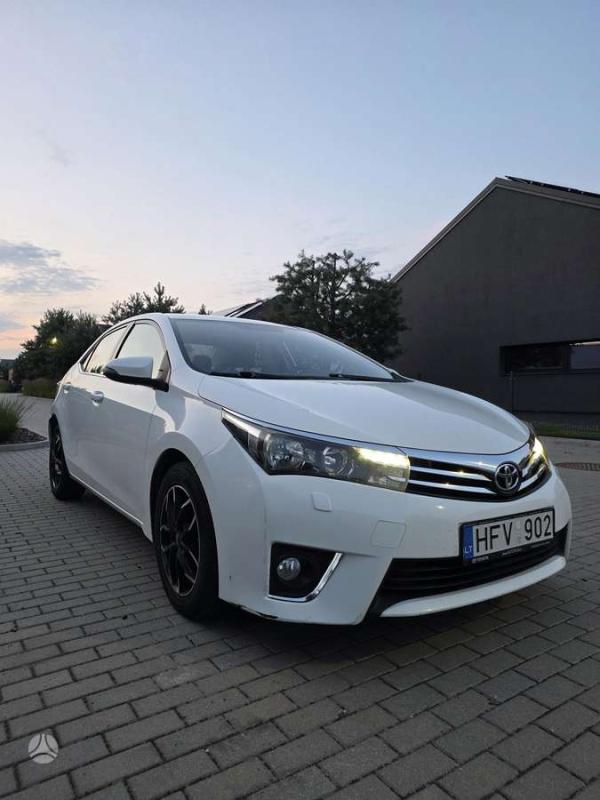 Balts Toyota Corolla 2014 Viļņa, ar dzinēja tilpumu 1.60 L un nobraukumu 201 tūkst. km par 6900 €, foto 3 vietnē AUTOMOTO.COM.LV