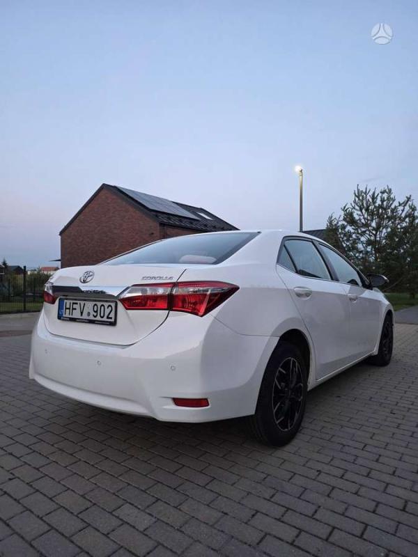 Balts Toyota Corolla 2014 Viļņa, ar dzinēja tilpumu 1.60 L un nobraukumu 201 tūkst. km par 6900 €, foto 4 vietnē AUTOMOTO.COM.LV