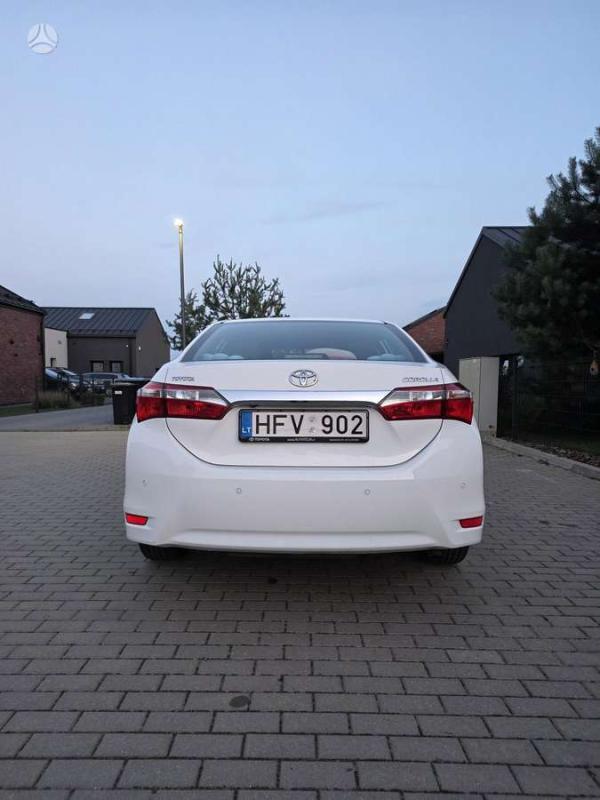 Balts Toyota Corolla 2014 Viļņa, ar dzinēja tilpumu 1.60 L un nobraukumu 201 tūkst. km par 6900 €, foto 5 vietnē AUTOMOTO.COM.LV