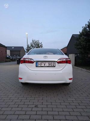 Balts Toyota Corolla 2014 Viļņa, ar dzinēja tilpumu 1.60 L un nobraukumu 201 tūkst. km par 6900 €, foto 6 vietnē AUTOMOTO.COM.LV
