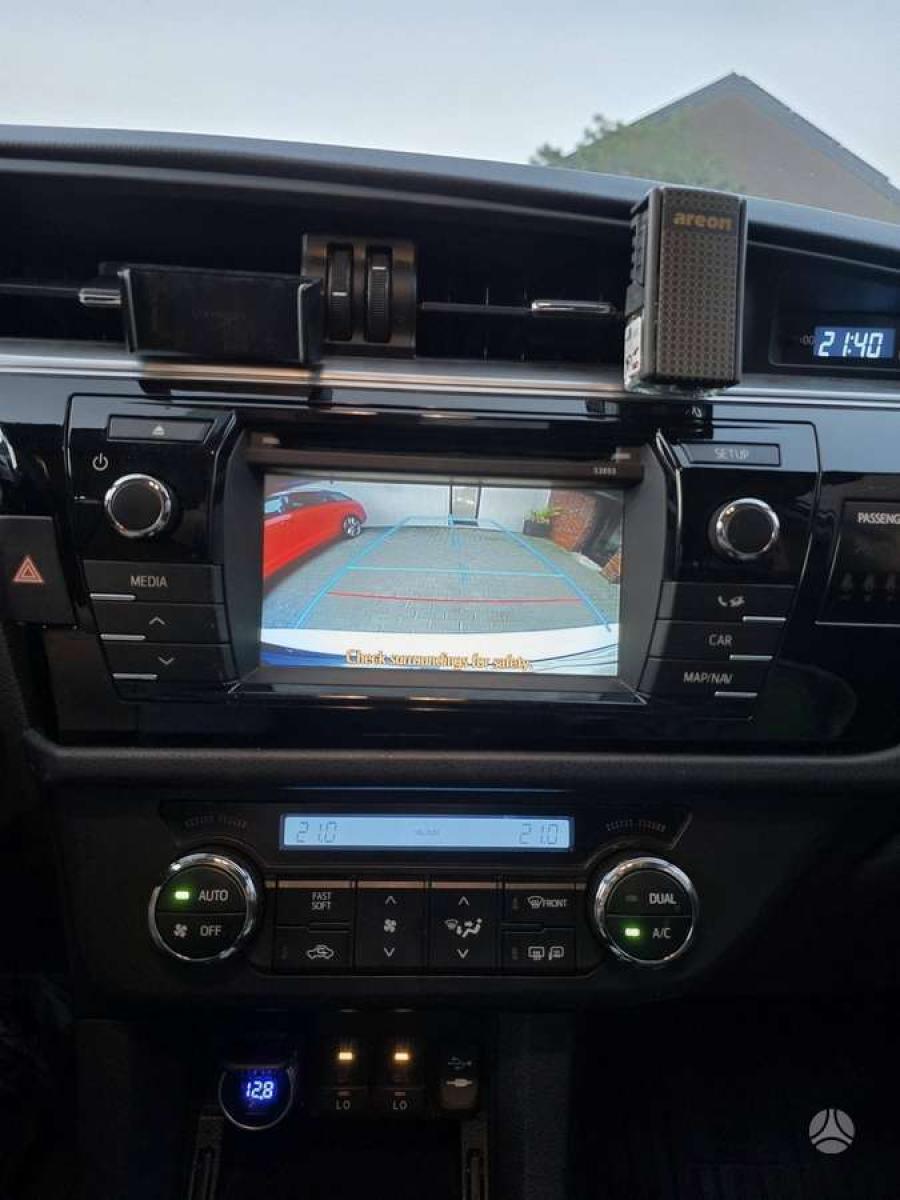 Balts Toyota Corolla 2014 Viļņa, ar dzinēja tilpumu 1.60 L un nobraukumu 201 tūkst. km par 6900 €, foto 9 vietnē AUTOMOTO.COM.LV