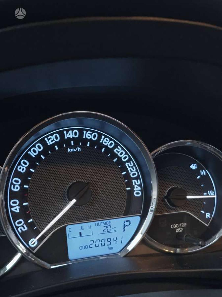 Balts Toyota Corolla 2014 Viļņa, ar dzinēja tilpumu 1.60 L un nobraukumu 201 tūkst. km par 6900 €, foto 13 vietnē AUTOMOTO.COM.LV