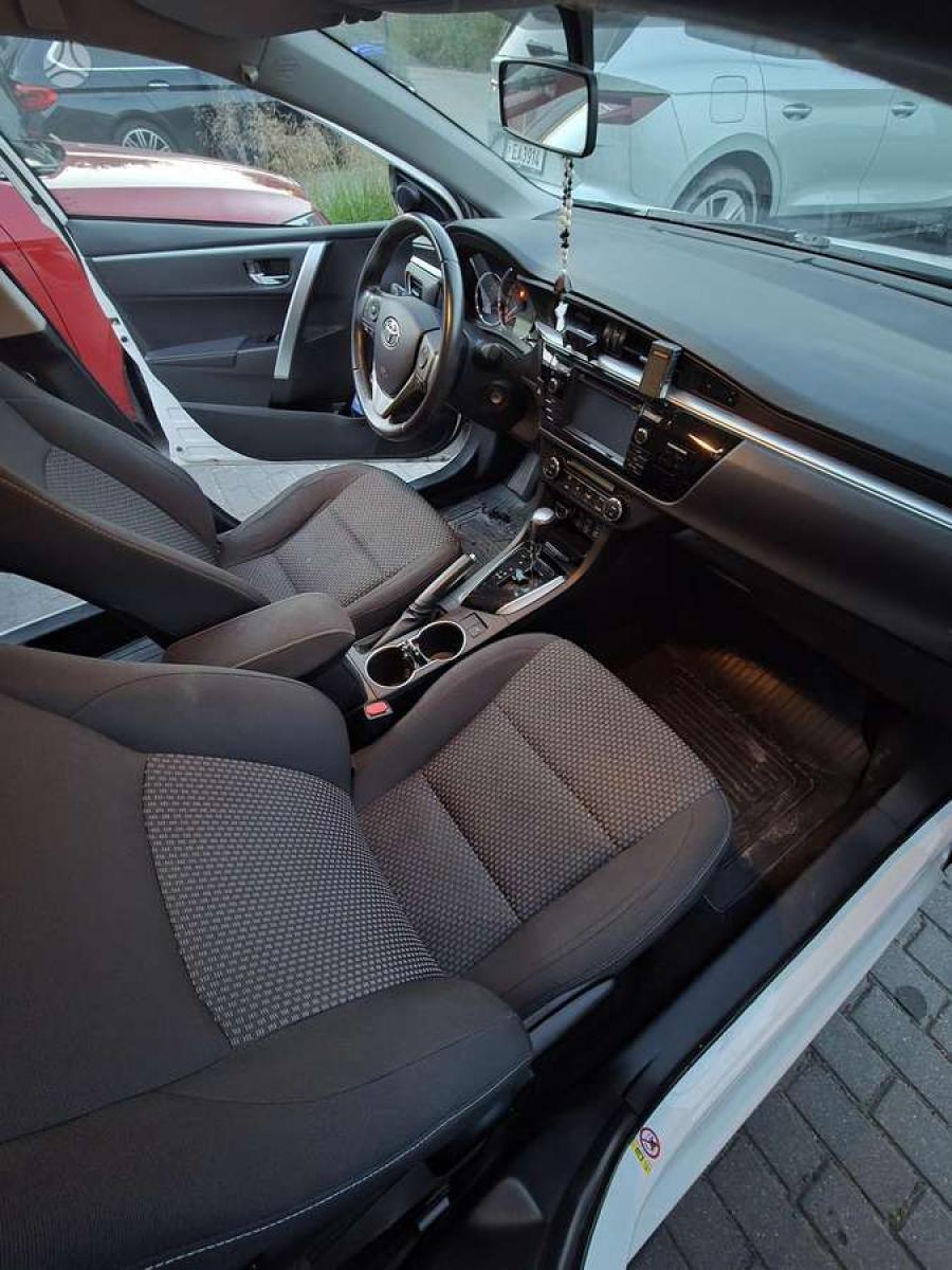 Balts Toyota Corolla 2014 Viļņa, ar dzinēja tilpumu 1.60 L un nobraukumu 201 tūkst. km par 6900 €, foto 14 vietnē AUTOMOTO.COM.LV