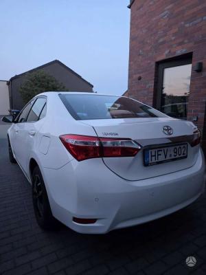 Balts Toyota Corolla 2014 Viļņa, ar dzinēja tilpumu 1.60 L un nobraukumu 201 tūkst. km par 6900 €, foto 24 vietnē AUTOMOTO.COM.LV