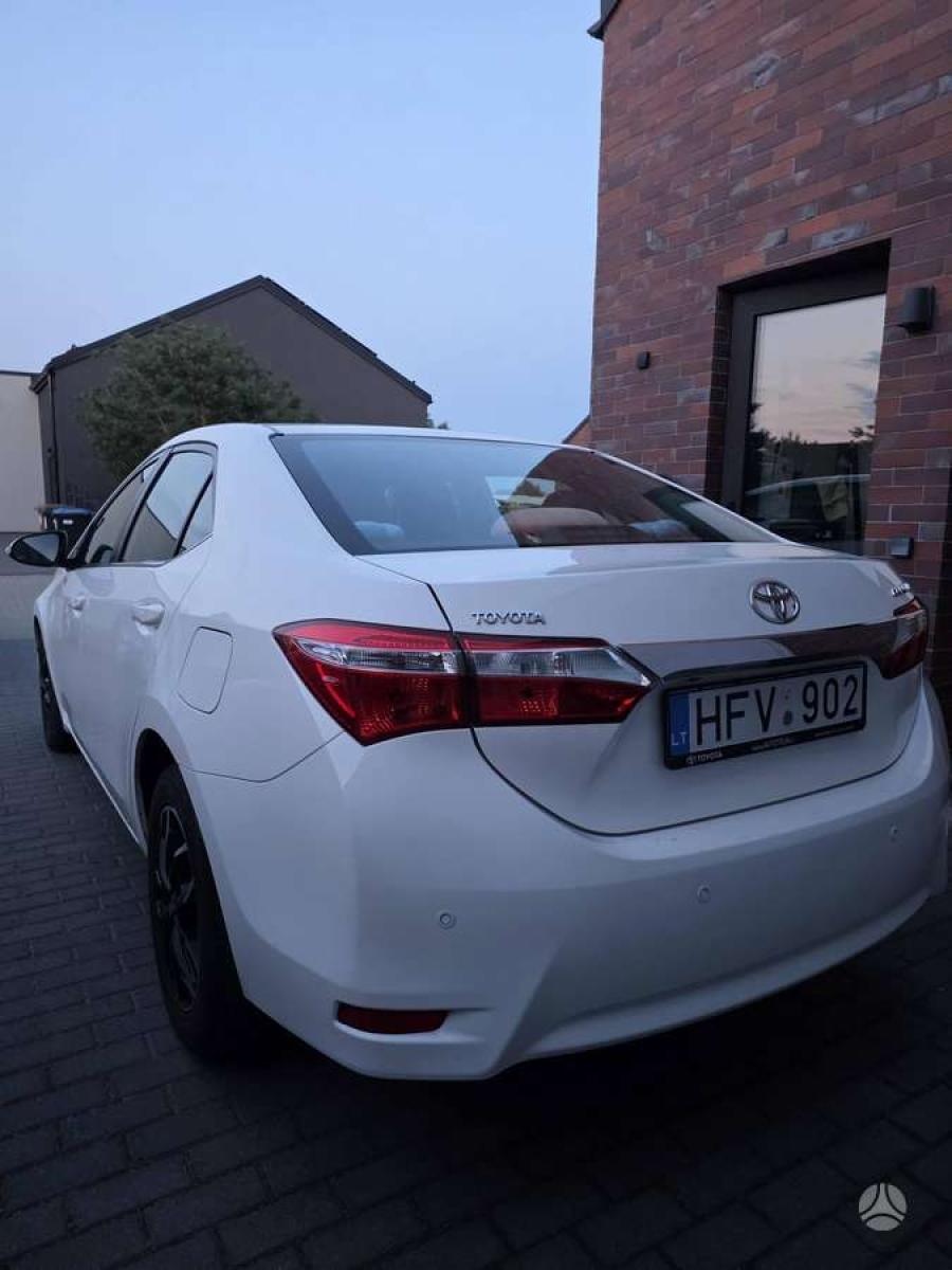 Balts Toyota Corolla 2014 Viļņa, ar dzinēja tilpumu 1.60 L un nobraukumu 201 tūkst. km par 6900 €, foto 24 vietnē AUTOMOTO.COM.LV