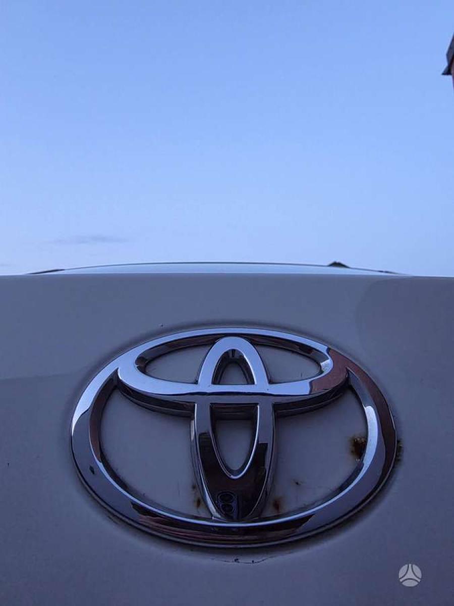 Balts Toyota Corolla 2014 Viļņa, ar dzinēja tilpumu 1.60 L un nobraukumu 201 tūkst. km par 6900 €, foto 25 vietnē AUTOMOTO.COM.LV
