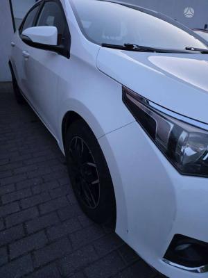 Balts Toyota Corolla 2014 Viļņa, ar dzinēja tilpumu 1.60 L un nobraukumu 201 tūkst. km par 6900 €, foto 30 vietnē AUTOMOTO.COM.LV