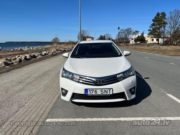 White Toyota Corolla 2014 in Tallinn, with an engine capacity of 1.60 L and mileage of 132 thousand km for 9200 €, photo 7 on AUTOMOTO.COM.LV