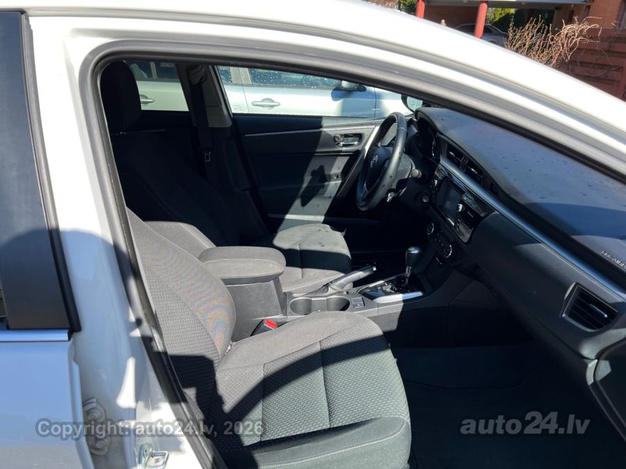 Balts Toyota Corolla 2014 Tallina, ar dzinēja tilpumu 1.60 L un nobraukumu 132 tūkst. km par 9200 €, foto 8 vietnē AUTOMOTO.COM.LV