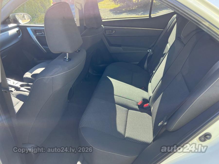 Balts Toyota Corolla 2014 Tallina, ar dzinēja tilpumu 1.60 L un nobraukumu 132 tūkst. km par 9200 €, foto 10 vietnē AUTOMOTO.COM.LV