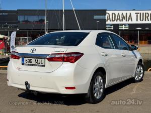 Balts Toyota Corolla 2014 Tallina, ar dzinēja tilpumu 1.60 L un nobraukumu 124 tūkst. km par 8490 €, foto 5 vietnē AUTOMOTO.COM.LV