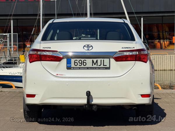 White Toyota Corolla 2014 in Tallinn, with an engine capacity of 1.60 L and mileage of 124 thousand km for 8490 €, photo 10 on AUTOMOTO.COM.LV