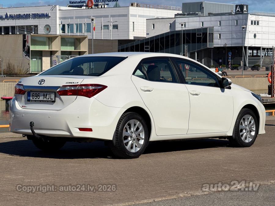 Balts Toyota Corolla 2014 Tallina, ar dzinēja tilpumu 1.60 L un nobraukumu 124 tūkst. km par 8490 €, foto 11 vietnē AUTOMOTO.COM.LV
