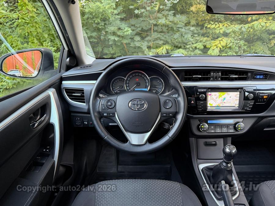 Balts Toyota Corolla 2014 Tallina, ar dzinēja tilpumu 1.60 L un nobraukumu 124 tūkst. km par 8490 €, foto 14 vietnē AUTOMOTO.COM.LV