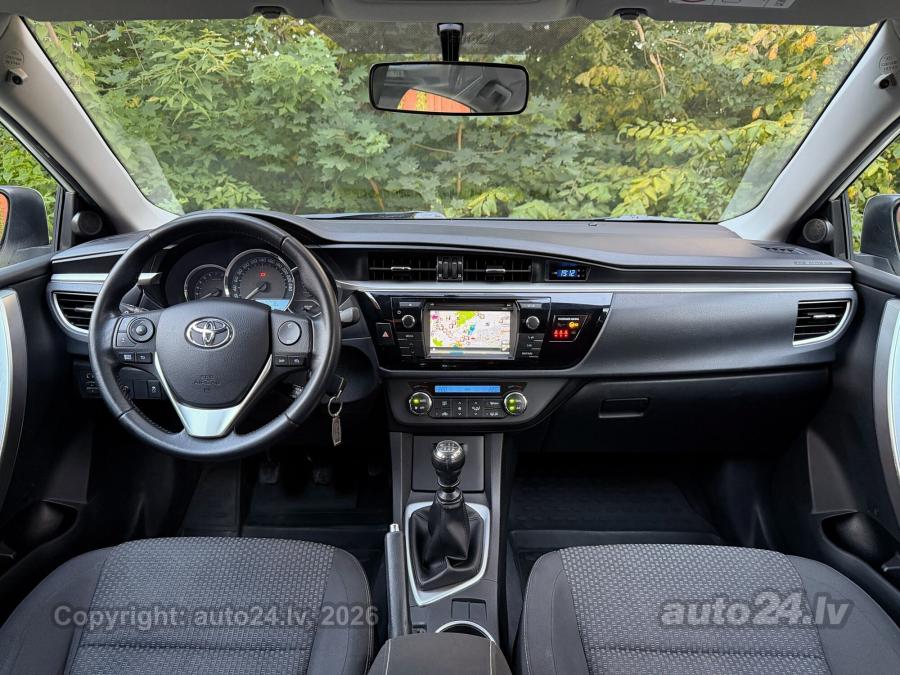 Balts Toyota Corolla 2014 Tallina, ar dzinēja tilpumu 1.60 L un nobraukumu 124 tūkst. km par 8490 €, foto 15 vietnē AUTOMOTO.COM.LV