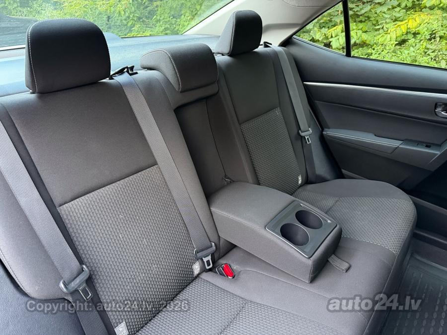 Balts Toyota Corolla 2014 Tallina, ar dzinēja tilpumu 1.60 L un nobraukumu 124 tūkst. km par 8490 €, foto 19 vietnē AUTOMOTO.COM.LV