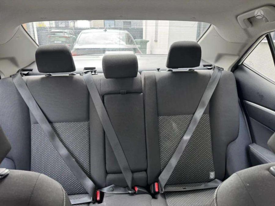Balts Toyota Corolla 2014 Viļņa, ar dzinēja tilpumu 1.36 L un nobraukumu 260 tūkst. km par 5999 €, foto 7 vietnē AUTOMOTO.COM.LV