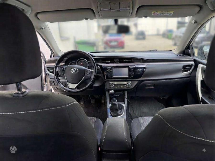 Balts Toyota Corolla 2014 Viļņa, ar dzinēja tilpumu 1.36 L un nobraukumu 260 tūkst. km par 5999 €, foto 8 vietnē AUTOMOTO.COM.LV