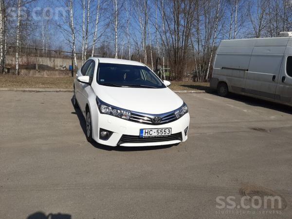 Balts Toyota Corolla 2015 Rīga, ar dzinēja tilpumu 1.60 L un nobraukumu 300 tūkst. km par 5000 €, foto 1 vietnē AUTOMOTO.COM.LV