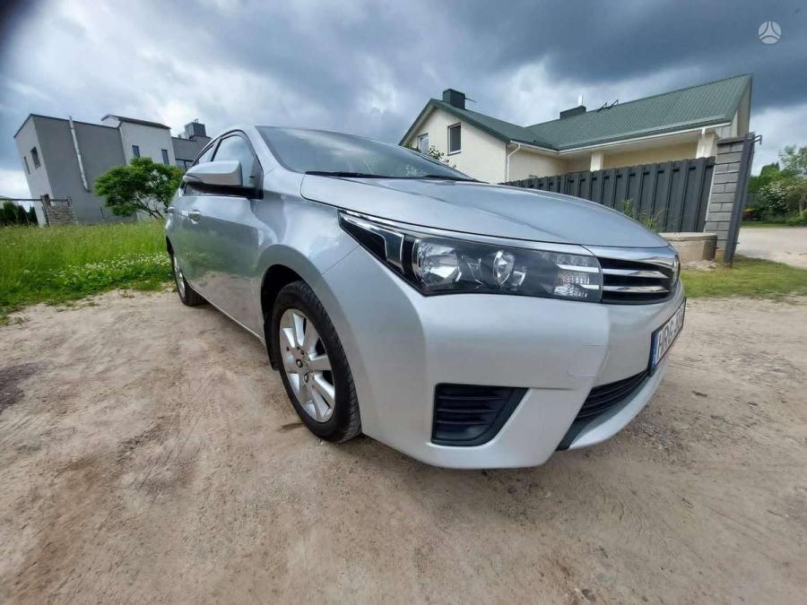 Balts Toyota Corolla 2015 Viļņa, ar dzinēja tilpumu 1.60 L un nobraukumu 215 tūkst. km par 7500 €, foto 6 vietnē AUTOMOTO.COM.LV