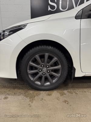 Balts Toyota Corolla 2016 Tallina, ar dzinēja tilpumu 1.60 L un nobraukumu 117 tūkst. km par 9995 €, foto 4 vietnē AUTOMOTO.COM.LV
