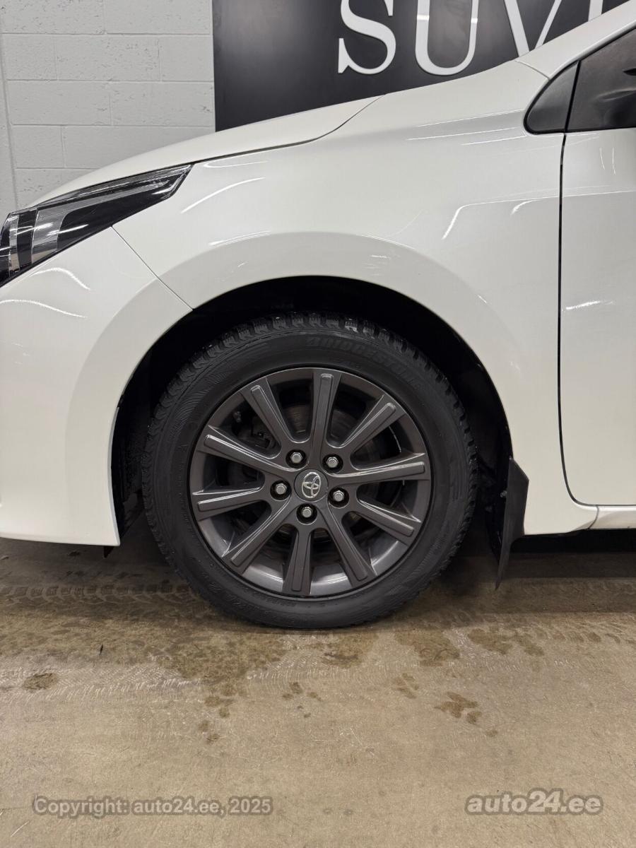 Balts Toyota Corolla 2016 Tallina, ar dzinēja tilpumu 1.60 L un nobraukumu 117 tūkst. km par 9995 €, foto 4 vietnē AUTOMOTO.COM.LV