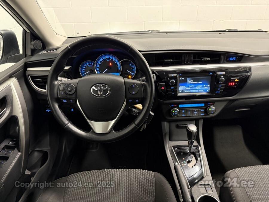 Balts Toyota Corolla 2016 Tallina, ar dzinēja tilpumu 1.60 L un nobraukumu 117 tūkst. km par 9995 €, foto 13 vietnē AUTOMOTO.COM.LV