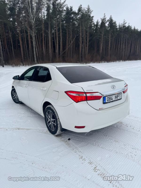 Balts Toyota Corolla 2016 Tallina, ar dzinēja tilpumu 1.60 L un nobraukumu 160 tūkst. km par 10500 €, foto 4 vietnē AUTOMOTO.COM.LV