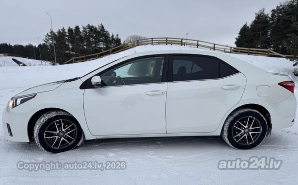 Balts Toyota Corolla 2016 Tallina, ar dzinēja tilpumu 1.60 L un nobraukumu 160 tūkst. km par 10500 €, foto 5 vietnē AUTOMOTO.COM.LV