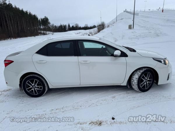 Balts Toyota Corolla 2016 Tallina, ar dzinēja tilpumu 1.60 L un nobraukumu 160 tūkst. km par 10500 €, foto 6 vietnē AUTOMOTO.COM.LV