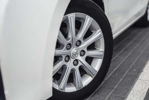 Balts Toyota Corolla 2016 Kauņa, ar dzinēja tilpumu 1.60 L un nobraukumu 233 tūkst. km par 8000 €, foto 6 vietnē AUTOMOTO.COM.LV