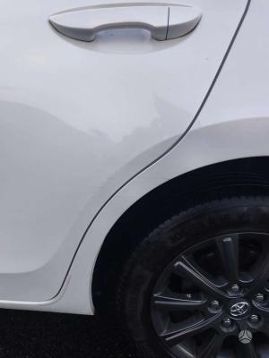 White Toyota Corolla 2016 in Vilnius, with an engine capacity of 1.60 L and mileage of 178 thousand km for 10490 €, photo 15 on AUTOMOTO.COM.LV